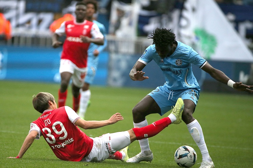 Jackson Porozo se viste de héroe al rescatar el empate del Troyes ante ...