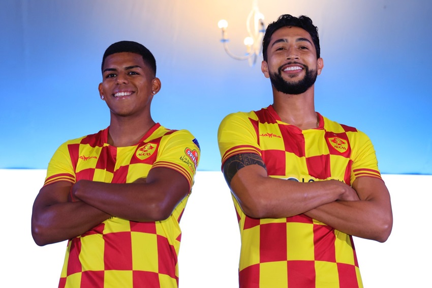 Aucas presenta sus uniformes y plantilla para disputar la temporada 2024