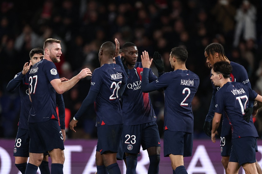 PSG le pasa por encima al Mónaco y se mantiene como único líder